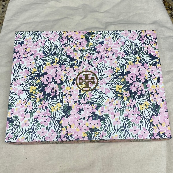 Tory Burch | Accessories | Tory Burch Gift Box | Poshmark
